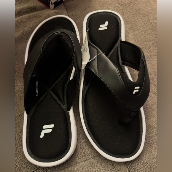 Fila | Shoes | New With Box Fila Black And White Sandals Flip Flops ...